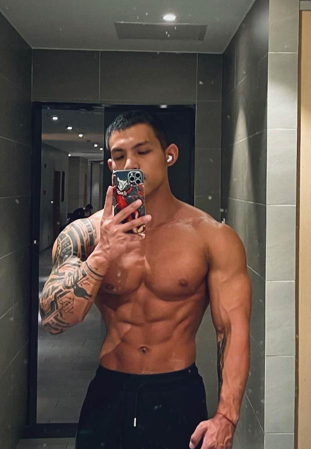 แจกวาร์ป Jiunianshinian หนุ่มชาวจีนกล้ามแน่น สายคอสเพลย์โคตรเท่